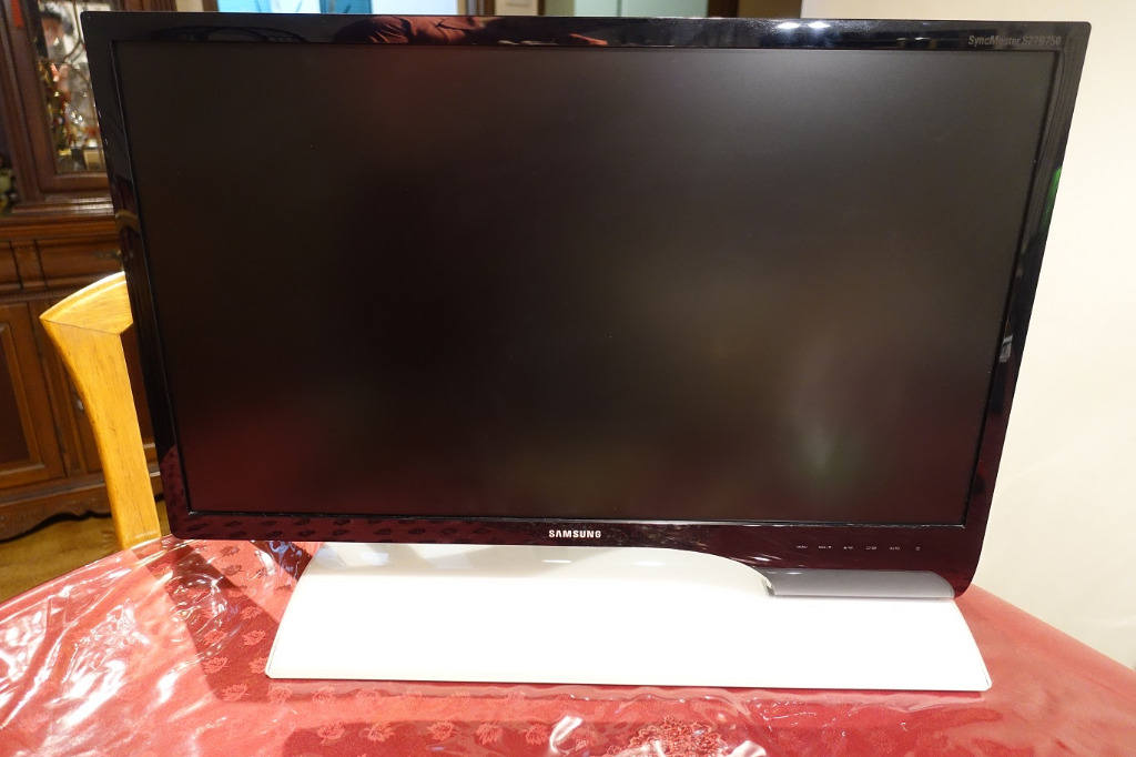 Samsung 27 inch 1080p LED monitor with speakers, Computers & Tech ...