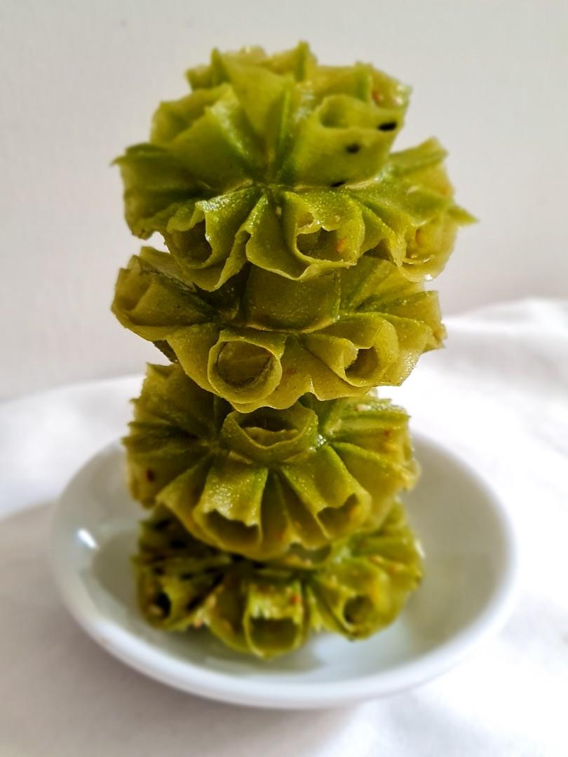 Thai Lotus flower cookies, honeycomb, beehive, rose, kuih loyang ...