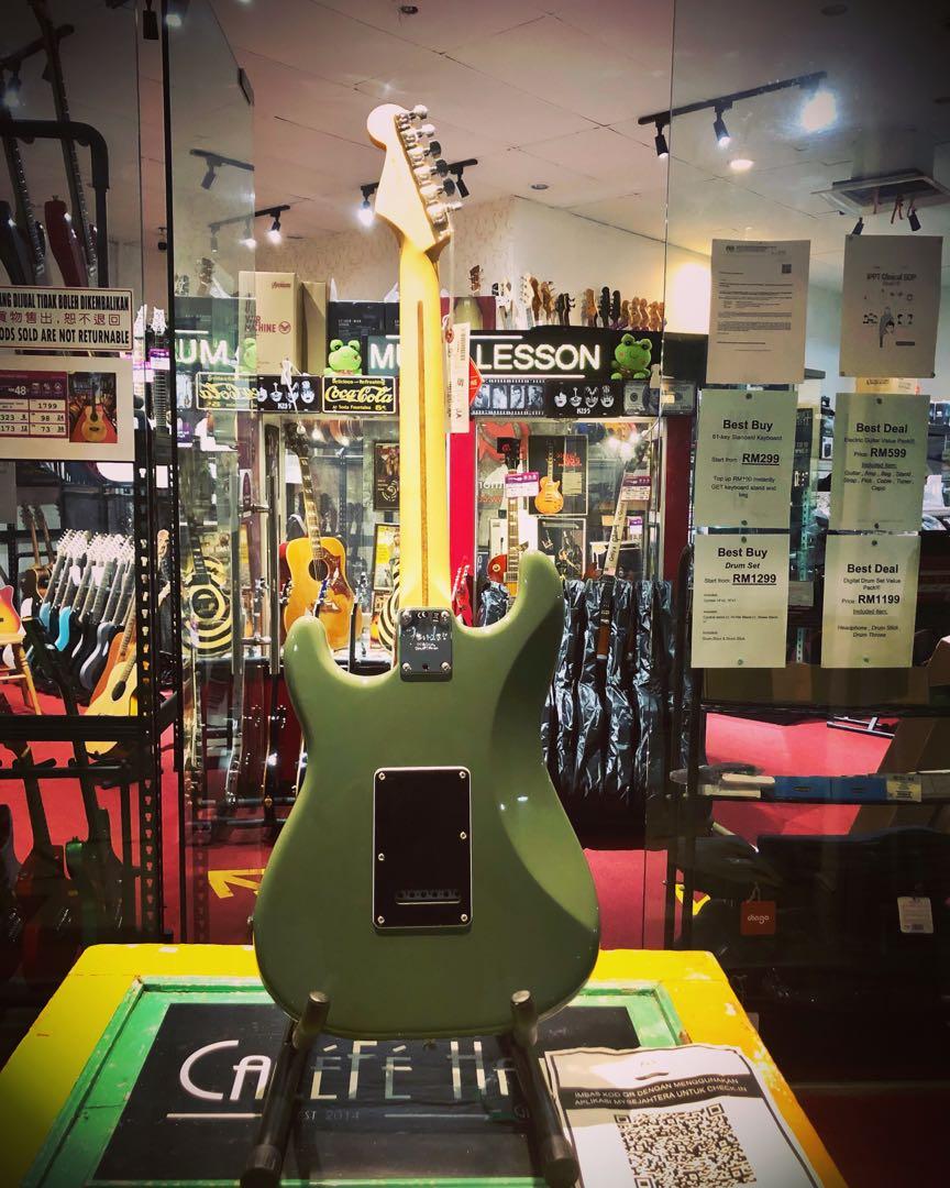 Fender USA guitar, Hobbies & Toys, Music & Media, Musical Instruments on Carousell