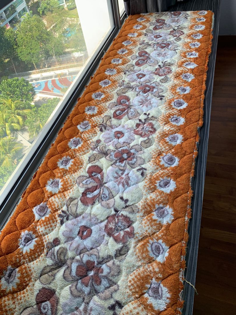 Bay window carpet FREE, Furniture & Home Living, Home Decor, Carpets ...