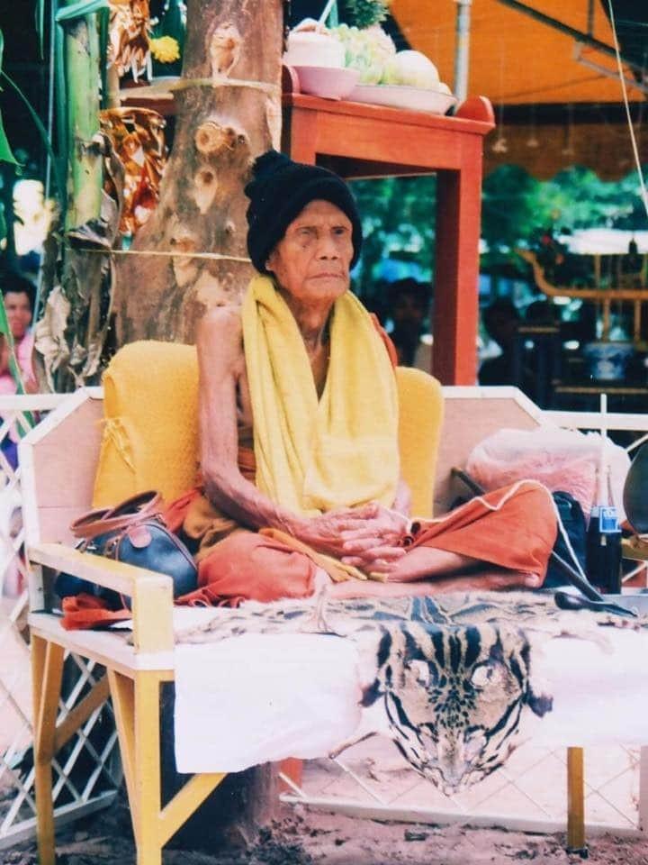 Lp Moon Pidta Ruay Tan Zai Chan Mak (rare), Vintage & Collectibles ...