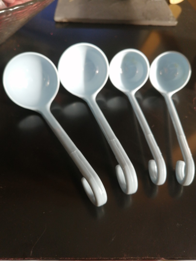 Small Plastic Scoops - Set of 4 pieces, Furniture & Home Living ...