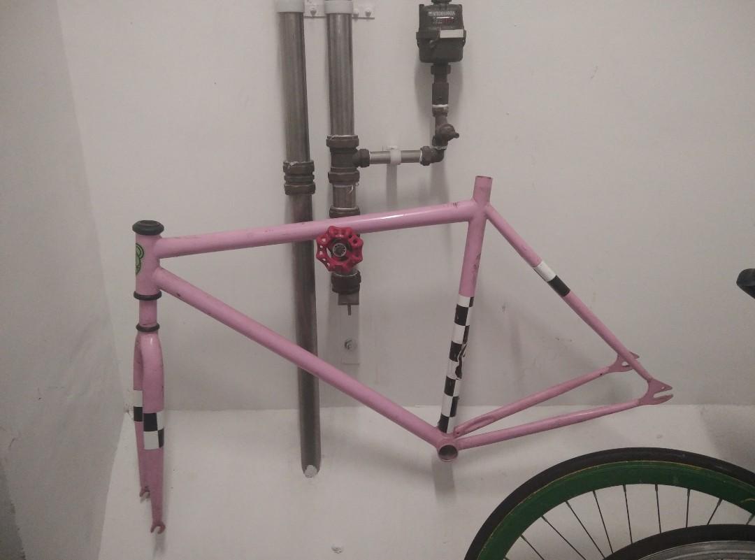 Pink fixie frame, Sports Equipment, Bicycles & Parts, Bicycles on Carousell
