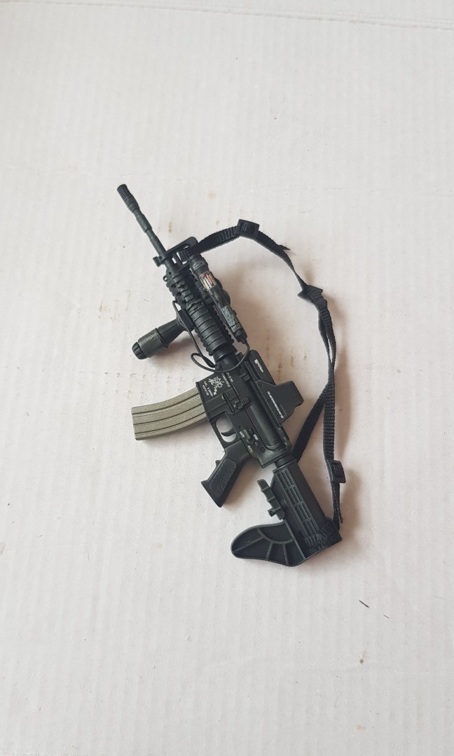 1/6 scale Hot toys PMC M4 with Doustock, Hobbies & Toys, Toys & Games ...