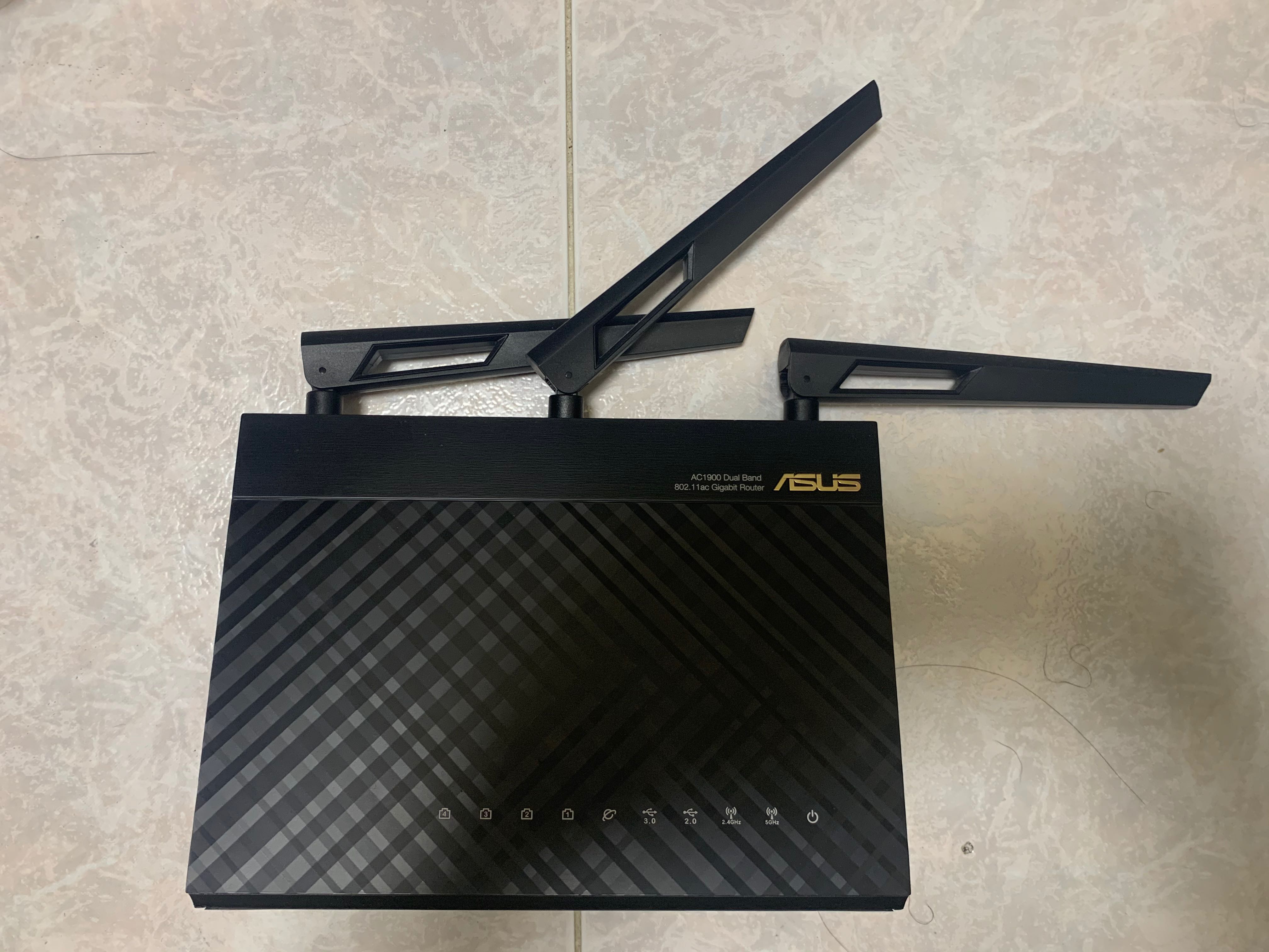 Asus ac68u router 華碩, 電腦＆科技, 電腦周邊及配件, Wifi及上網相關產品 - Carousell