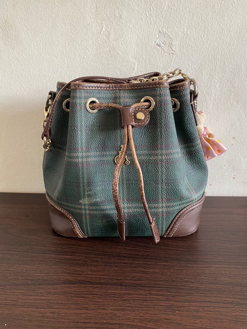 Beanpole bucket bag, Women's Fashion, Bags & Wallets, Beach Bags on ...