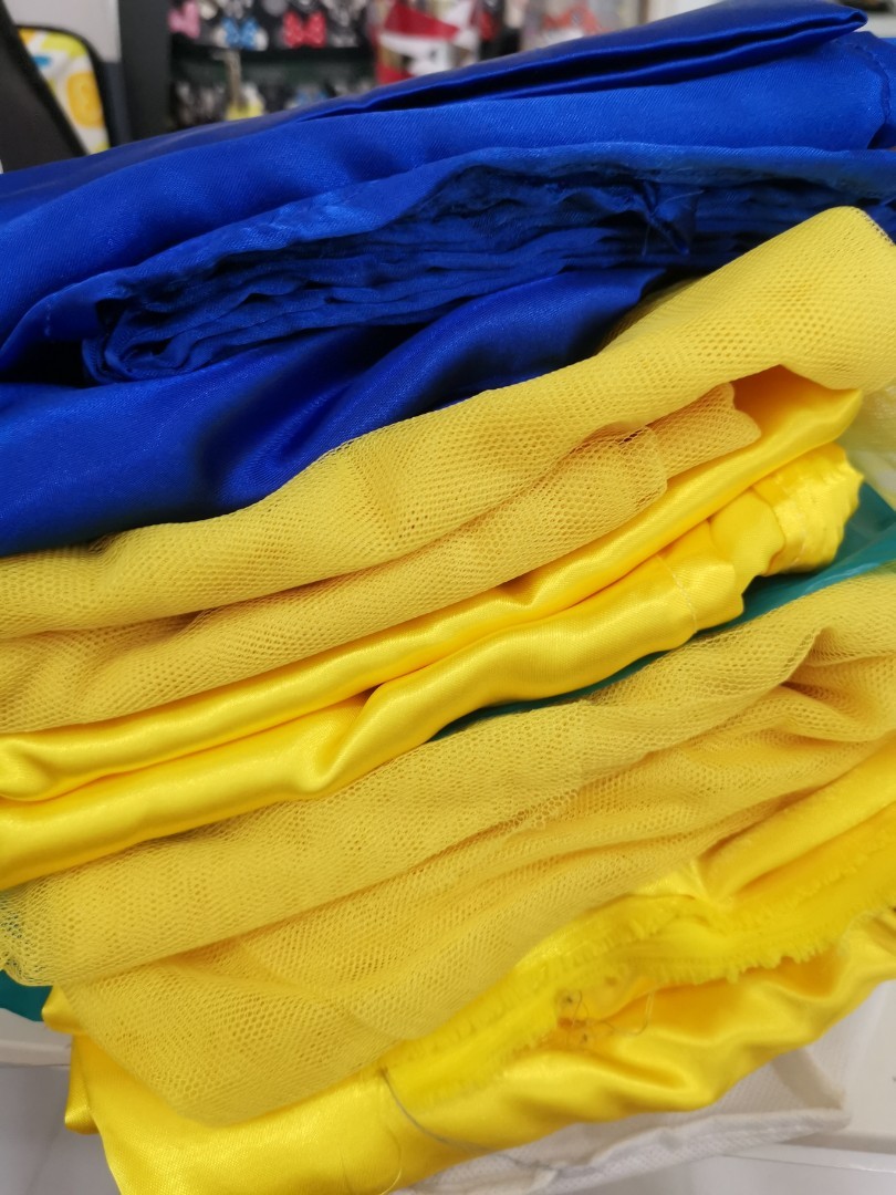 Big cloth in yellow and blue, Hobbies & Toys, Stationery & Craft, Craft ...