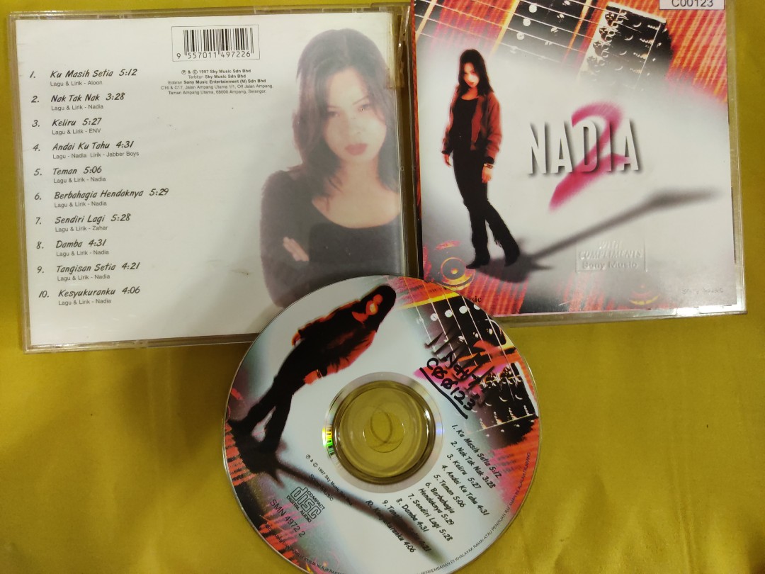 Cd nadia, Hobbies & Toys, Music & Media, CDs & DVDs on Carousell