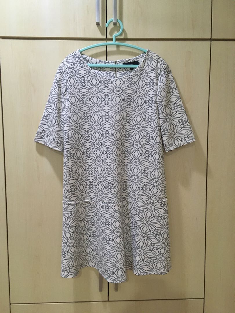 Geometric pattern dress, Women's Fashion, Dresses & Sets, Dresses on ...