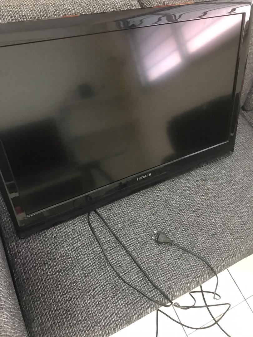 Hitachi 32 inch TV, TV & Home Appliances, TV & Entertainment, TV on ...