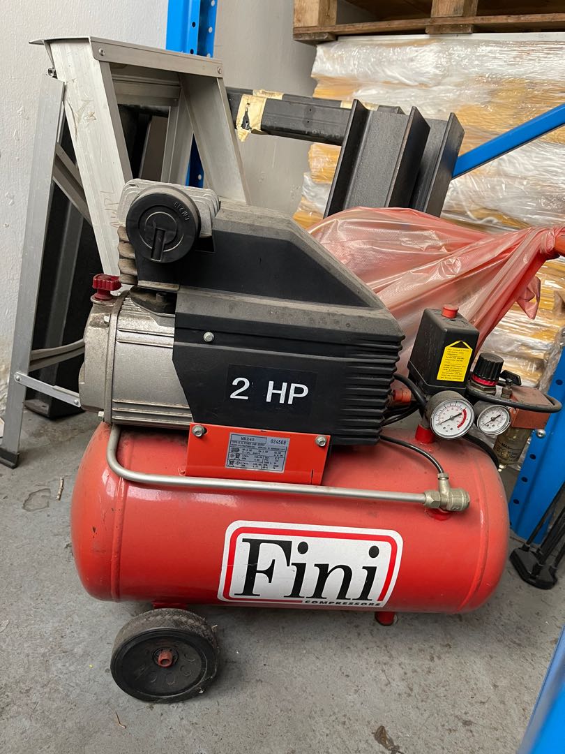 Portable industrial air compressor, Everything Else on Carousell