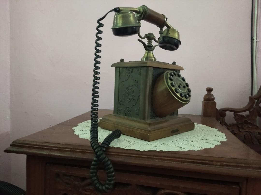Telephone Table Antique Design , Meja Telefon Design Antik, Furniture ...
