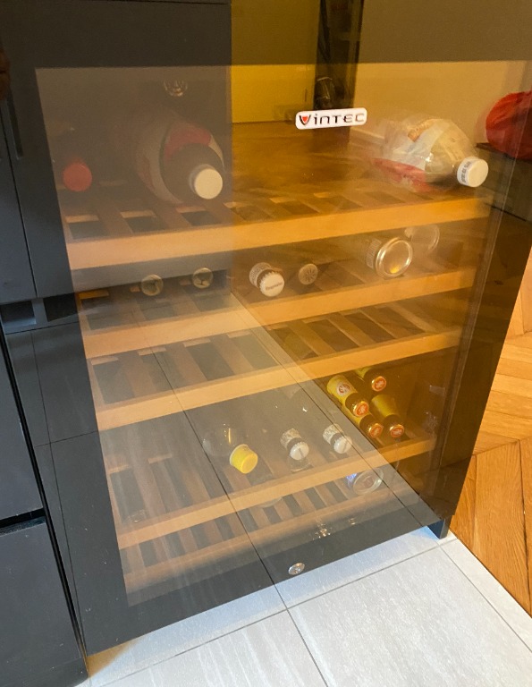VINTEC V40SGEBK 40 BOTTLES UNDER-COUNTER WINE CELLAR FRIDGE, TV & Home ...