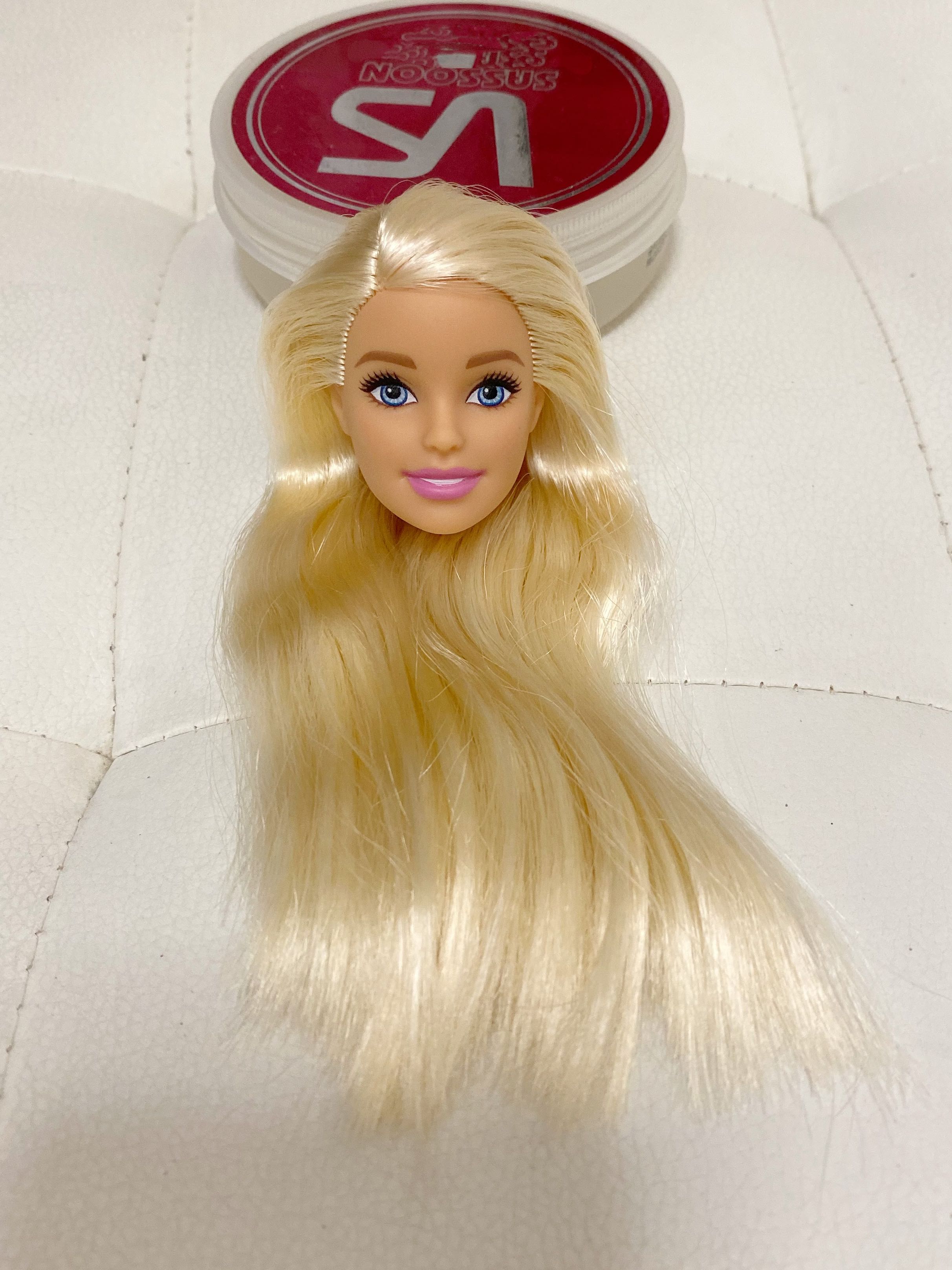 Barbie head, 興趣及遊戲, 收藏品及紀念品, 明星周邊 - Carousell