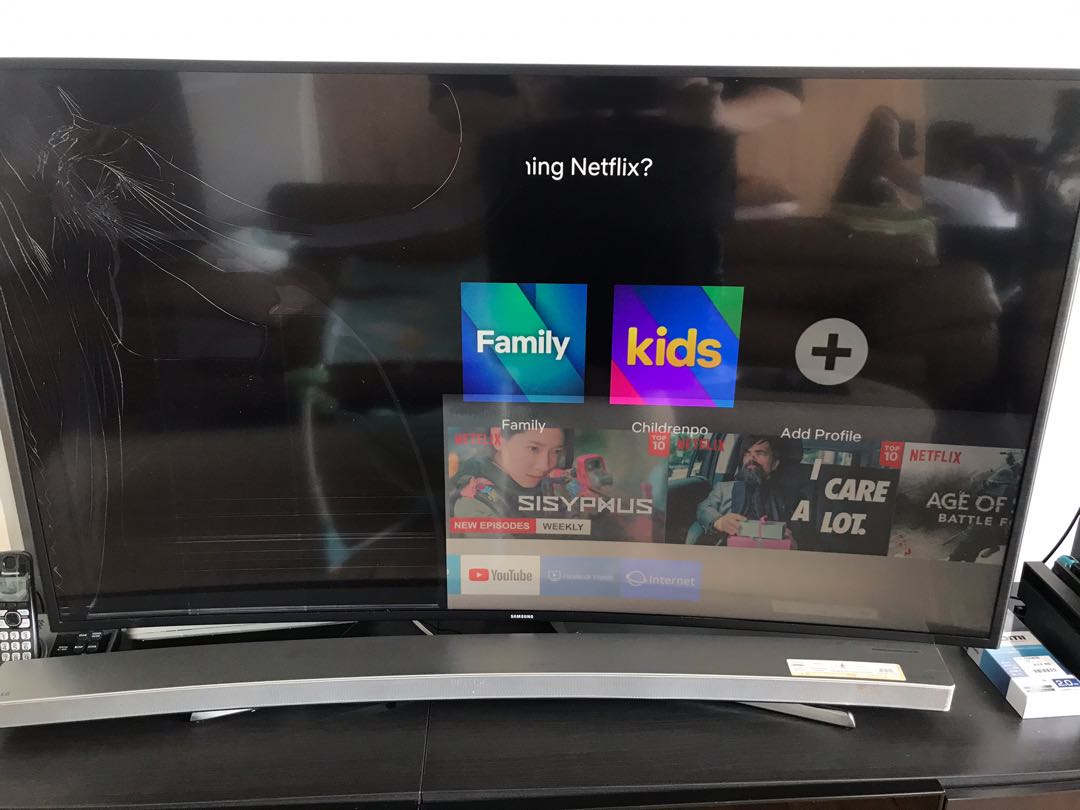 [Damaged Screen] 55” Samsung UHD Curved Smart TV, TV & Home Appliances ...