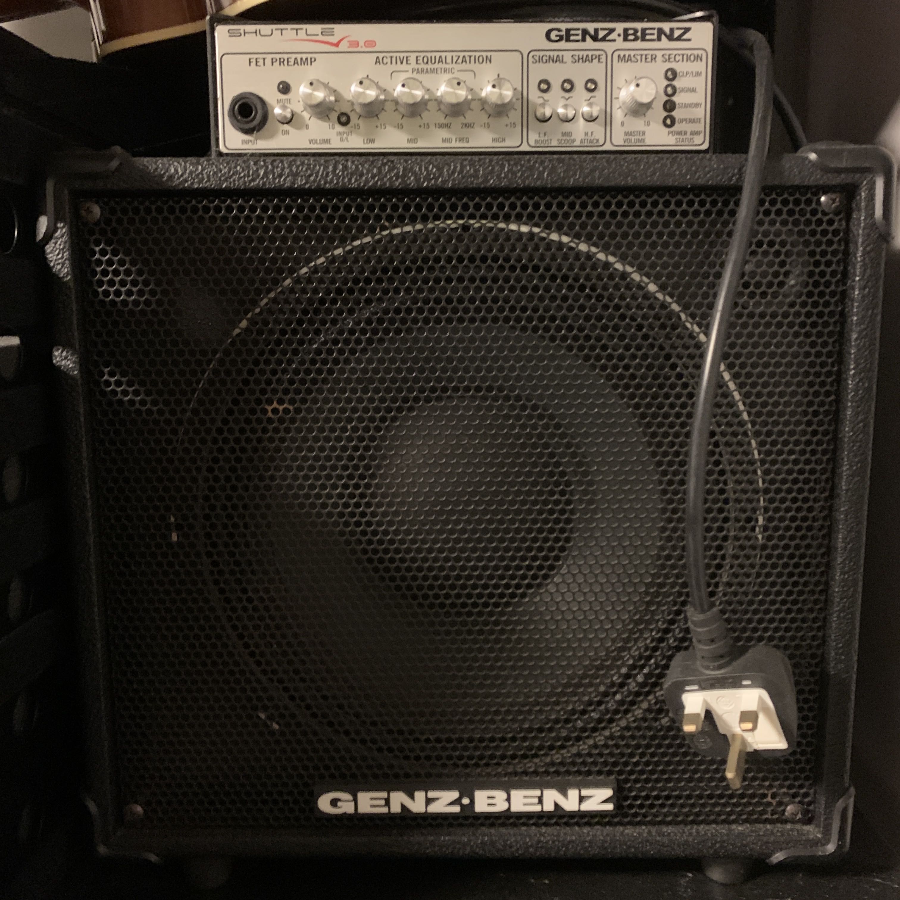 Genz Benz shuttle 3.0 bass amp, Hobbies & Toys, Music & Media, Musical ...