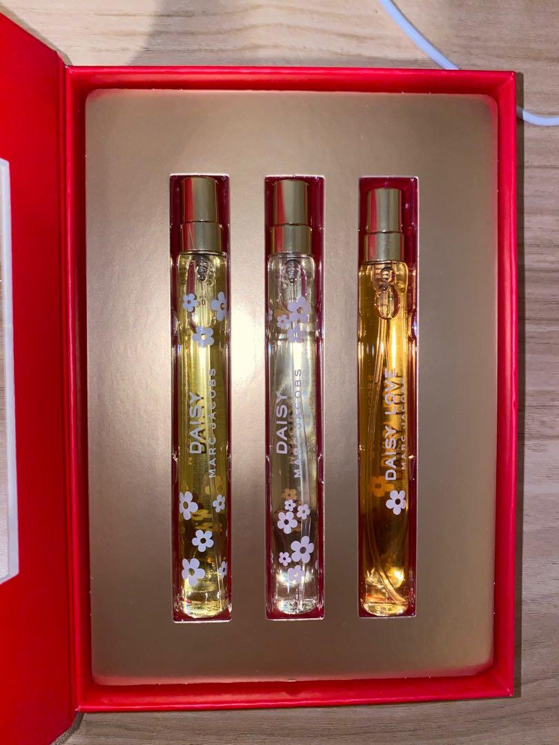 Marc Jacobs Daisy Trio Set, Beauty & Personal Care, Face, Makeup on ...