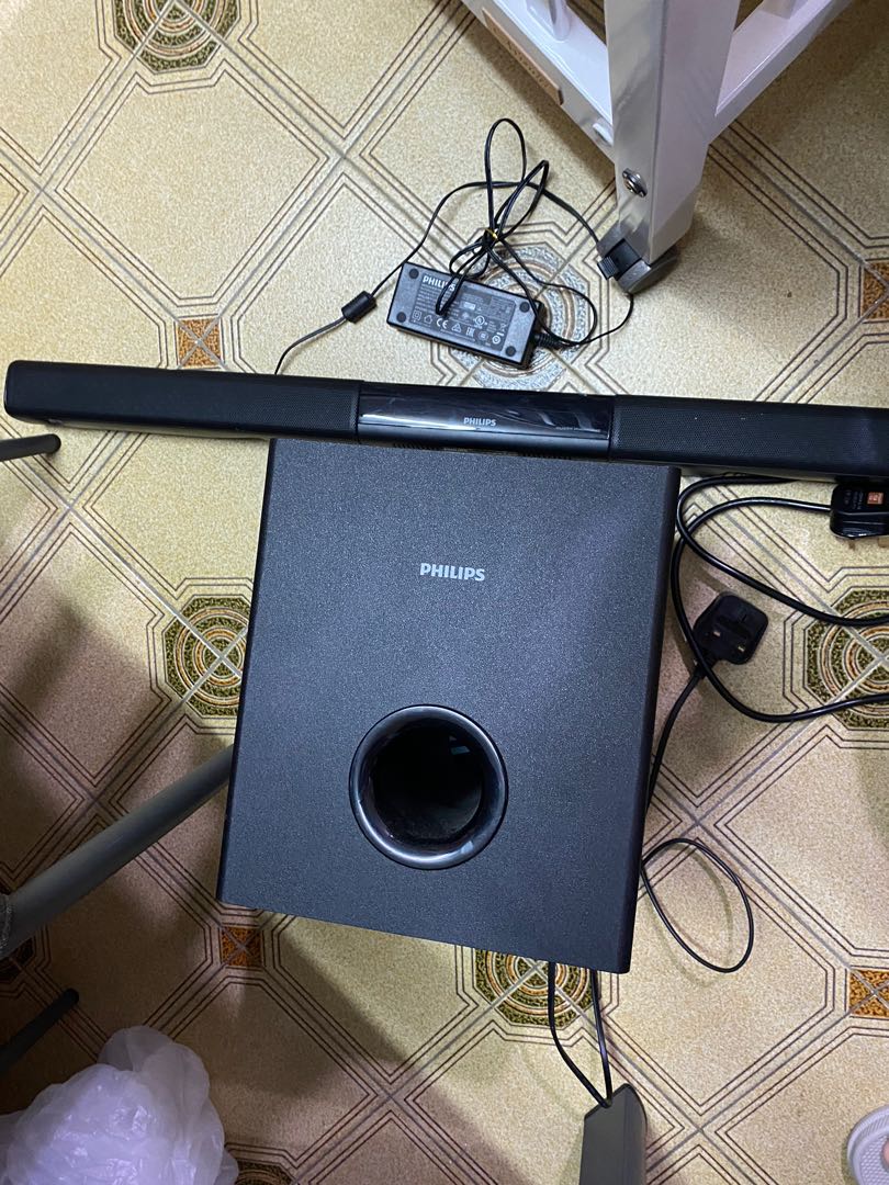 Philips sound bar 連音箱一set, 音響器材, Soundbar、揚聲器、藍牙喇叭、耳擴 - Carousell