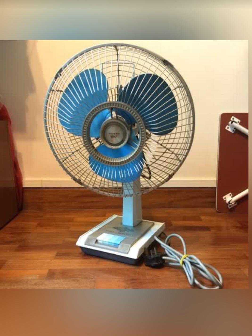 Vintage Sanyo Table fan, Hobbies & Toys, Memorabilia & Collectibles ...