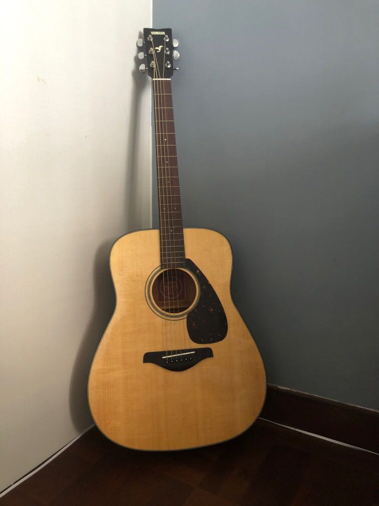 Yamaha Guitar FG 700, Hobbies & Toys, Music & Media, Musical ...