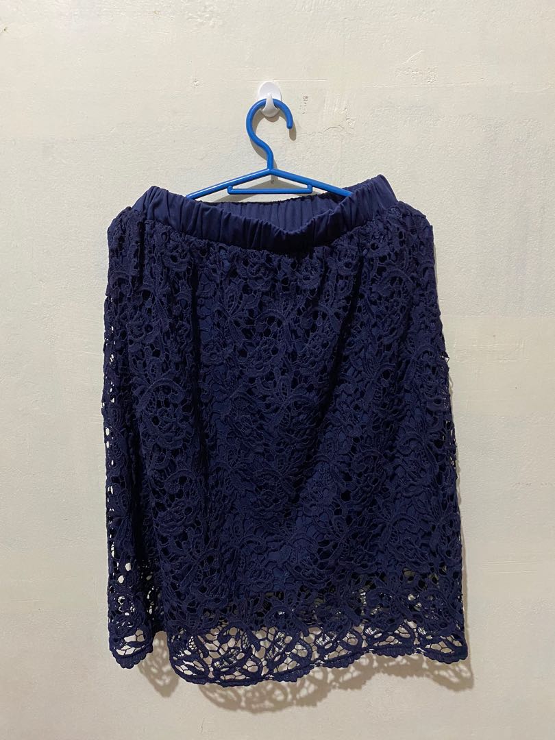 Bench lace midi skirt, Women's Fashion, Bottoms, Skirts on Carousell