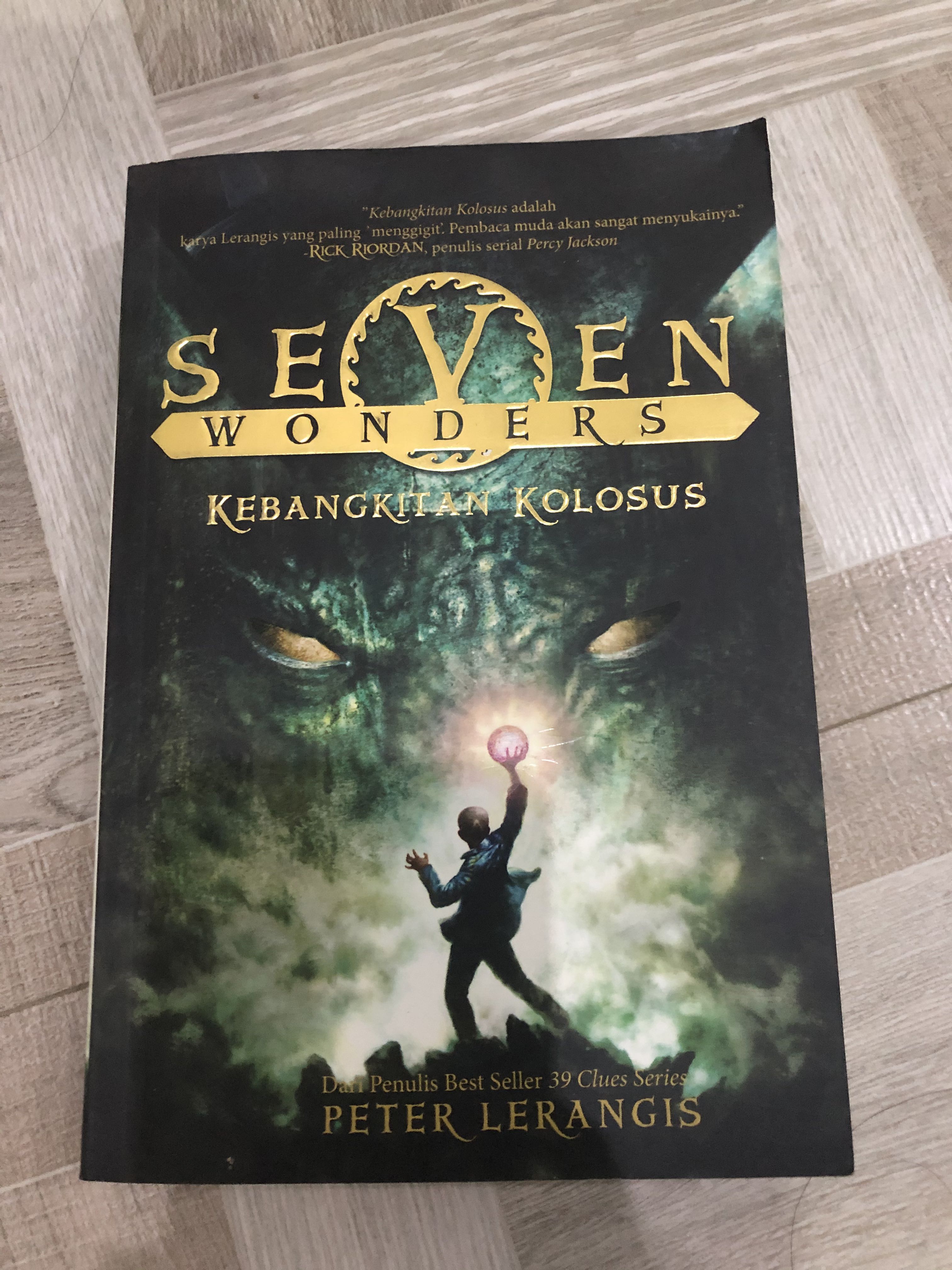 Buku Seven Wonders : Kebangkitan Kolosus, Buku & Alat Tulis, Buku di ...