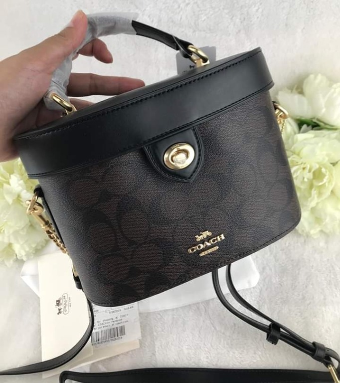 COACH Kay Crossbody 7 3/4" (L) x 5 1/4" (H) x 3 3/4" (W) P3500, Women's ...