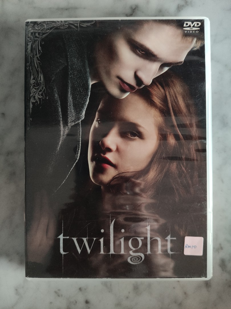 (DVD) Twilight, Hobbies & Toys, Music & Media, CDs & DVDs on Carousell