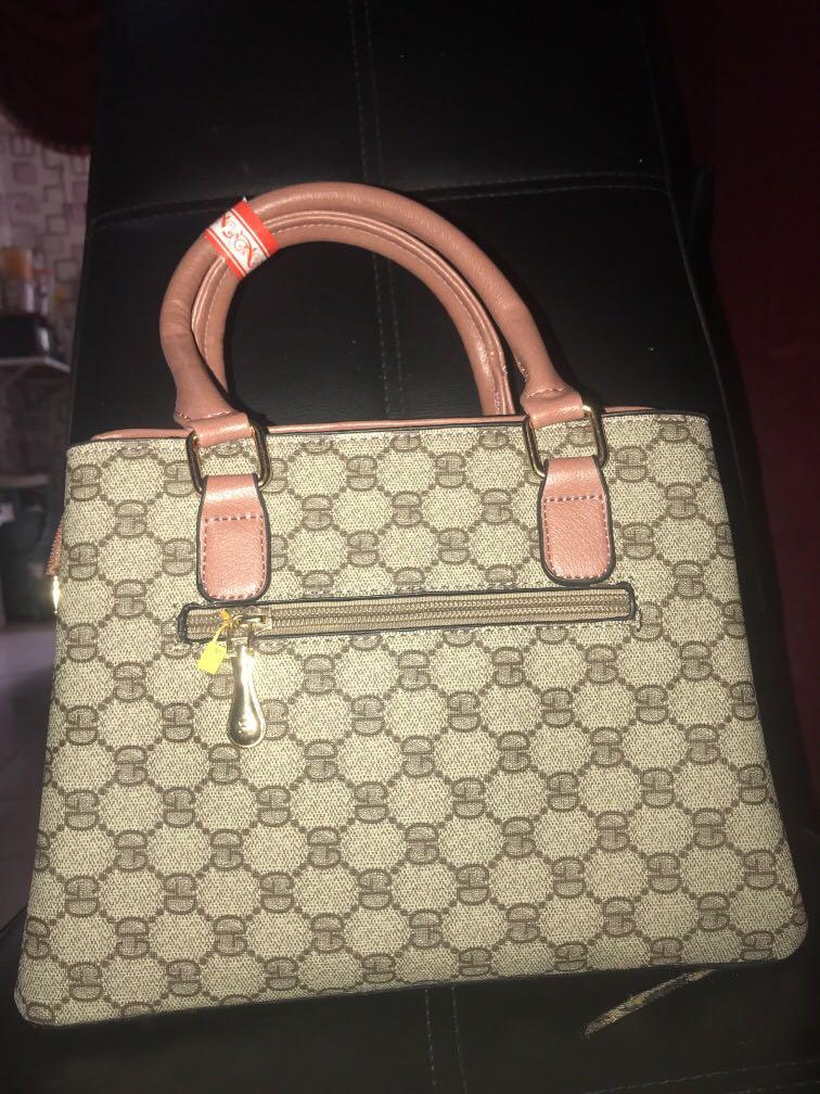 GD pretty handbang, Women's Fashion, Bags & Wallets, Cross-body Bags on ...