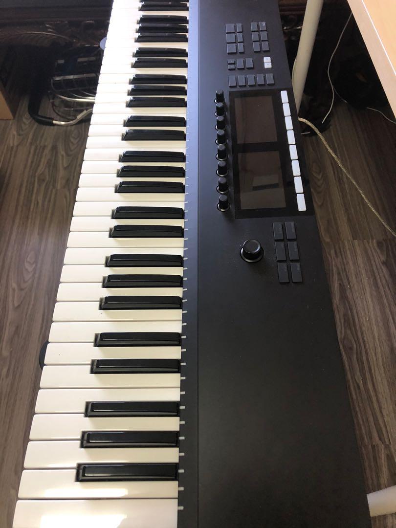 Native Instrument S61 mk 2 & K&M stand, Music & Media, Music ...