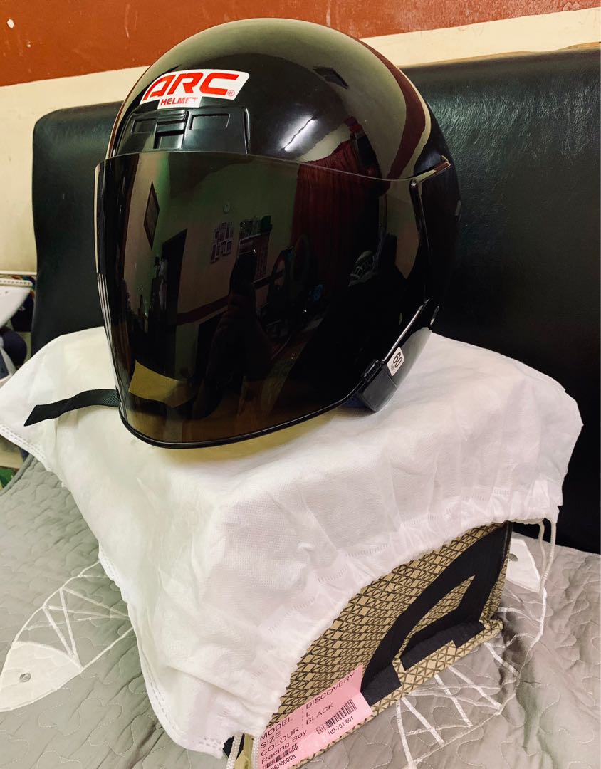 ARC Discovery helmet original smoke visor, Motorbikes on Carousell