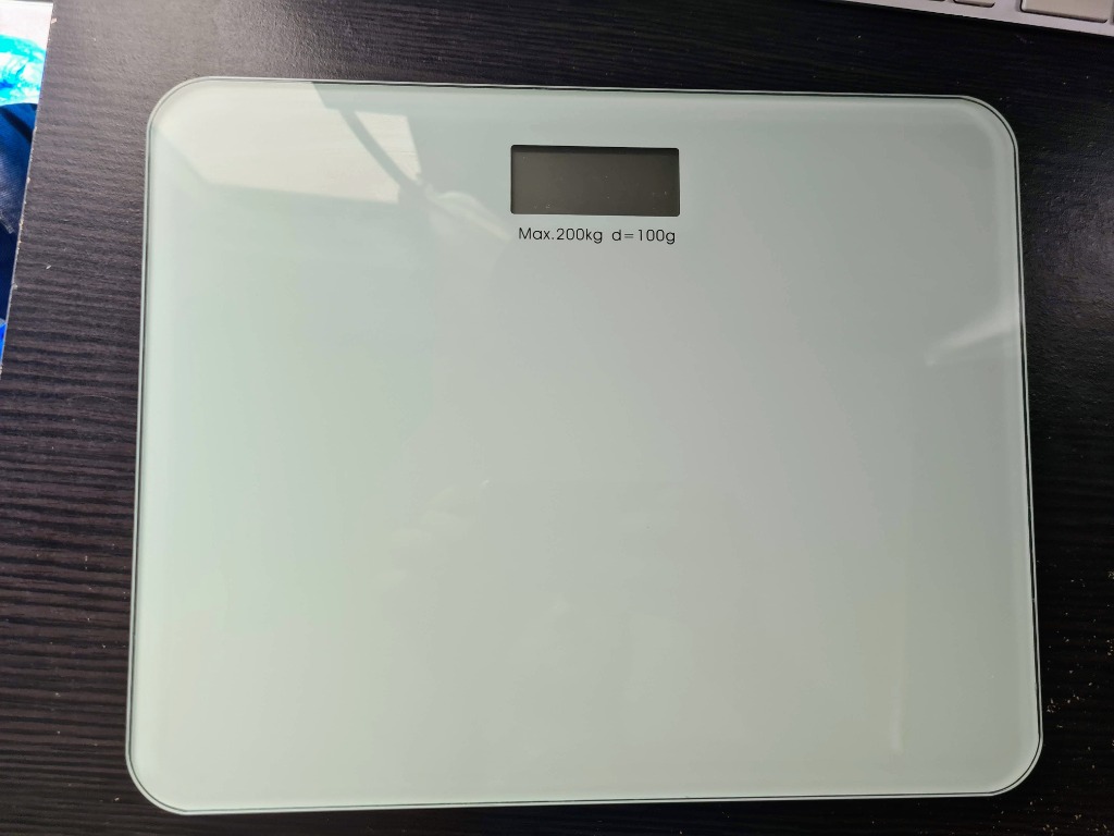Miniso tempered glass scale like new, Health & Nutrition, Health ...