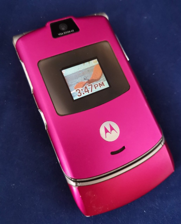 Motorola V3 RAZR Iconic Metal Flip Phone (Pink), Mobile Phones ...