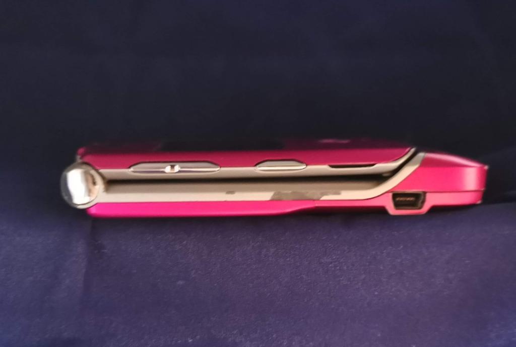 Motorola V3 RAZR Iconic Metal Flip Phone (Pink), Mobile Phones ...