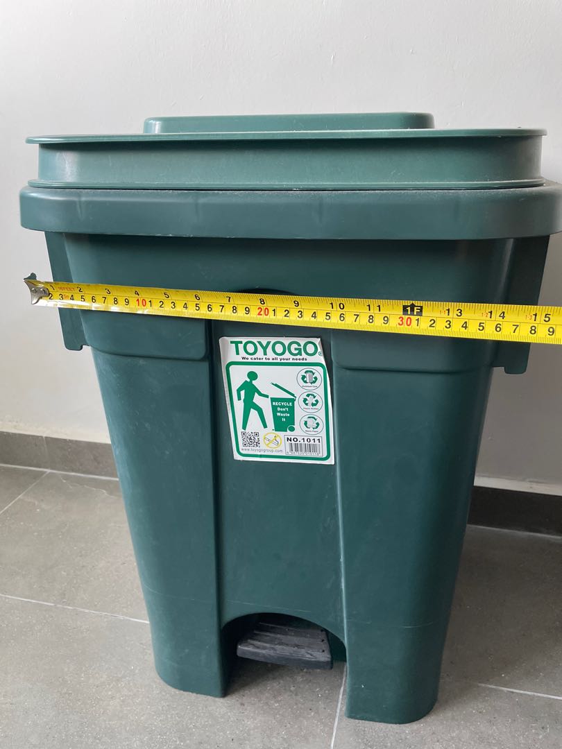 Toyogo dustbin/ trash bin with wheel (50L) , Furniture & Home Living ...