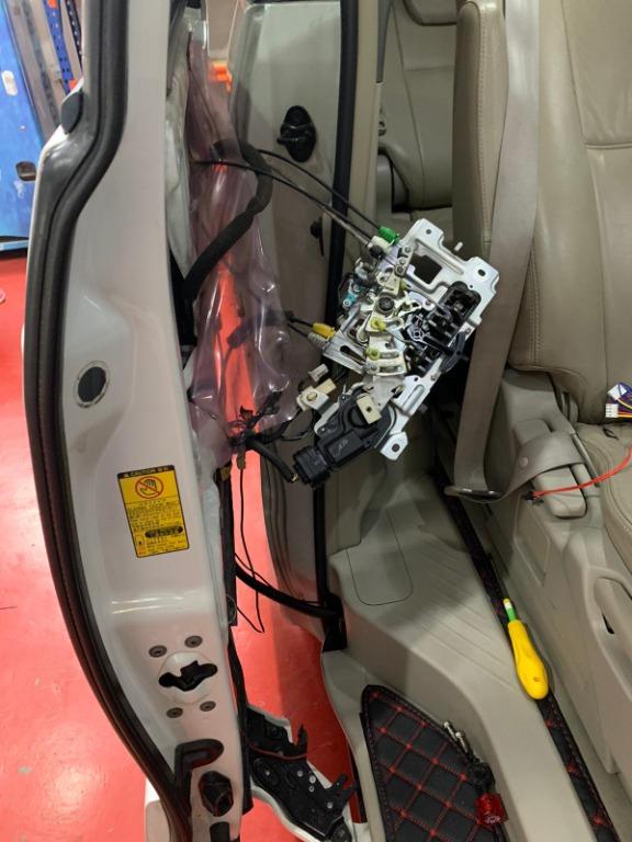 Toyota Estima Previa sliding door button, Car Accessories, Accessories ...