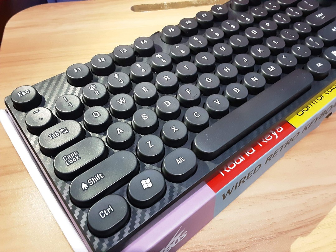 ZEUS - Wired Retro Keyboard with Round Keys, Computers & Tech, Parts ...