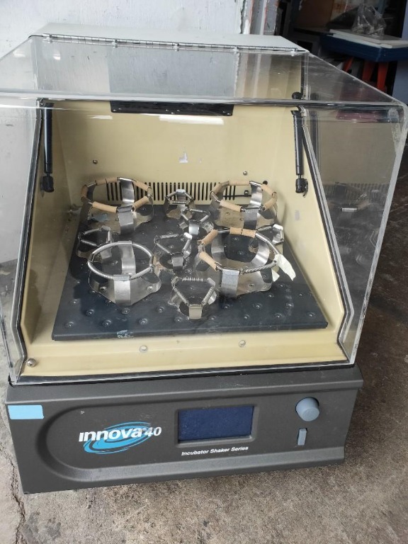 Innova 40 Table Top Incubator Shaker Series for sale @ $400 each ...