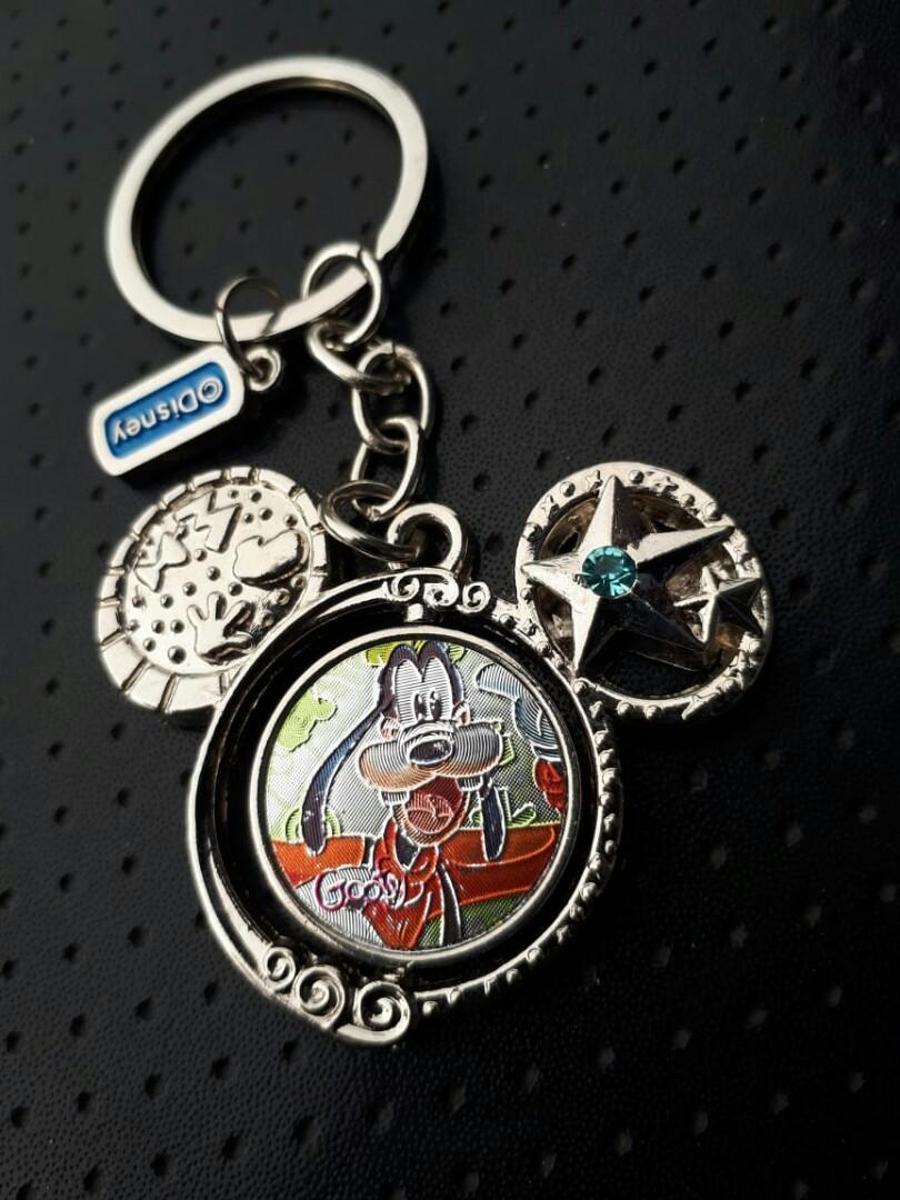 Keychain GOOFY Disney, Fesyen Wanita, Aksesoris di Carousell