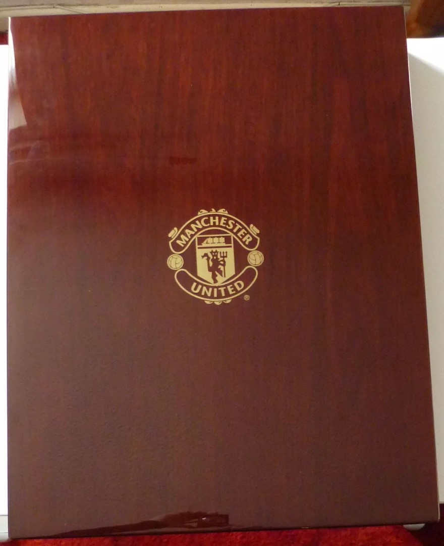 Manchester UNITED WOODEN BOX, Hobbies & Toys, Memorabilia ...