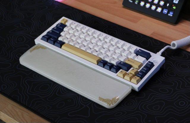 New E-White Alpine65 Keyboard, FR4 Plate hotswap, 寵物用品, 寵物家品及其他 - Carousell