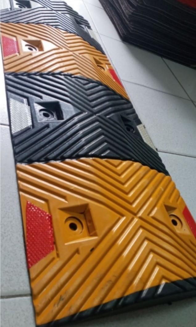 Rubber Speed Humps with Reflector with Freebies, Commercial ...