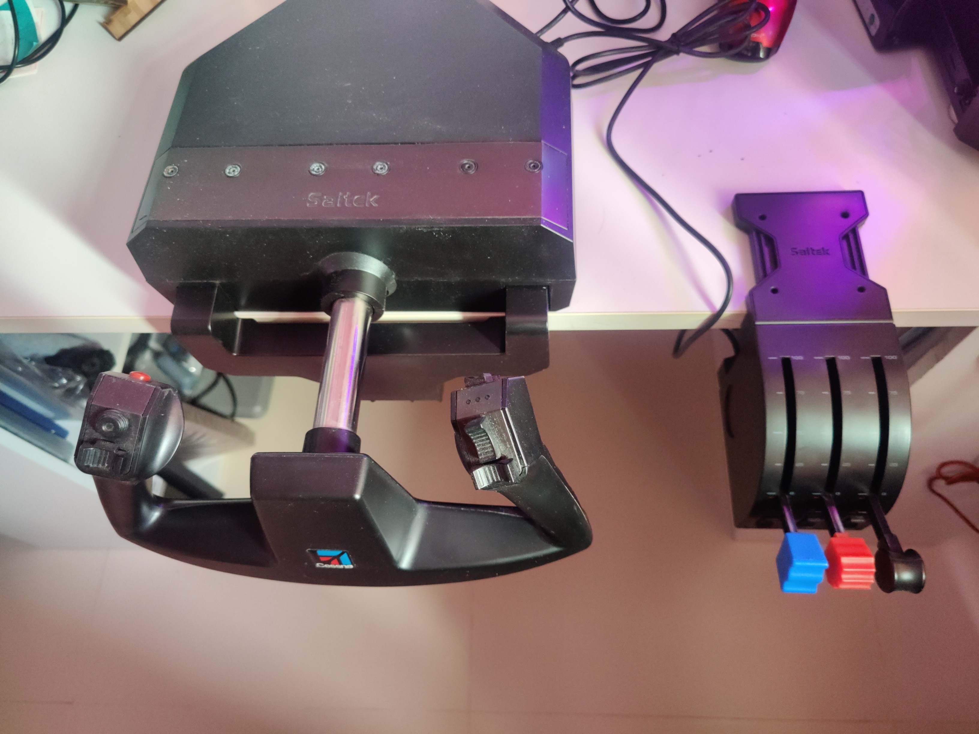 Saitek Pro Flight Cessna Yoke with Throttle, Sports Equipment, PMDs, E ...