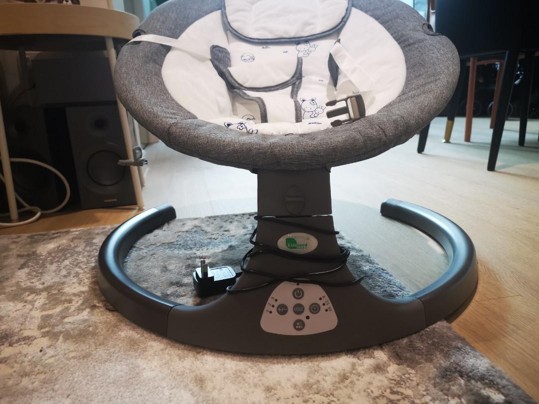 Baby auto soothing rocker, Babies & Kids, Infant Playtime on Carousell