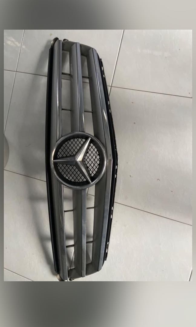 C200 w204 front grille, Car Accessories, Accessories on Carousell