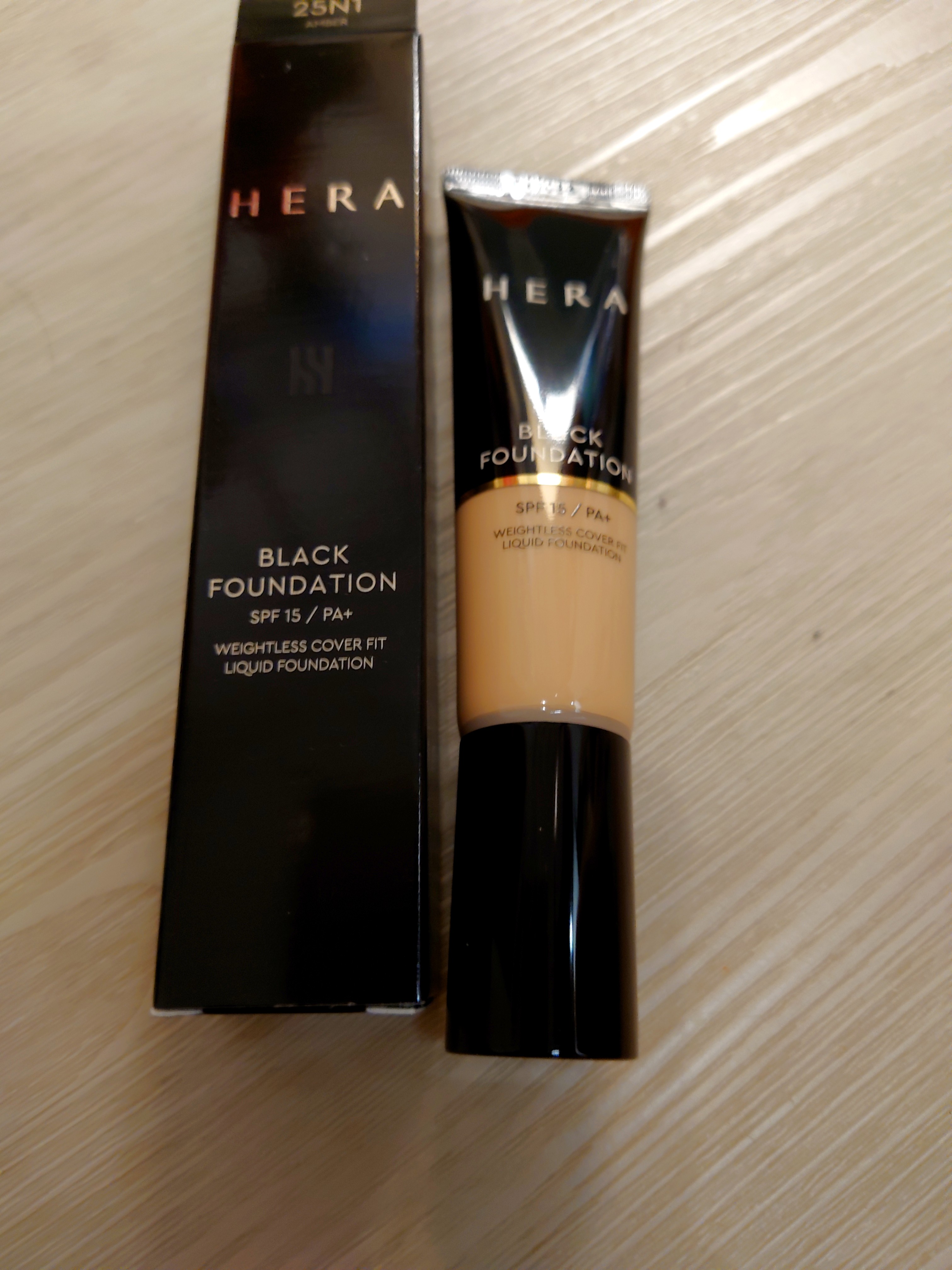 HERA Liquid foundation - SPF 15, Beauty & Personal Care, Face, Makeup ...