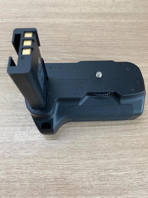 Camera Nikon D3000 Battery Grip, Photography, Cameras on Carousell