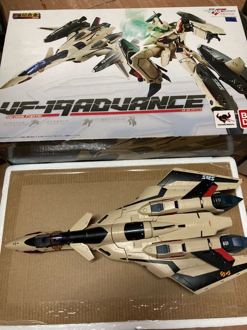 DX超合金 VF-19 Advance, 興趣及遊戲, 玩具 & 遊戲類 - Carousell