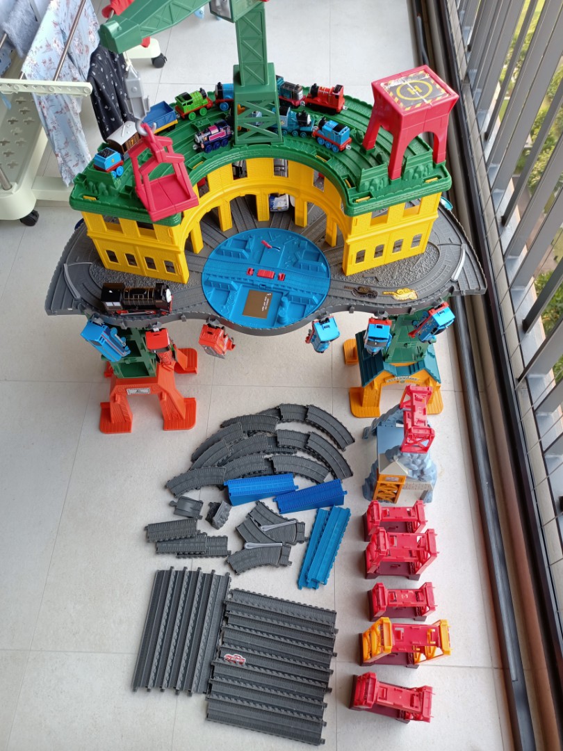 Thomas Super Station, Hobbies & Toys, Toys & Games on Carousell