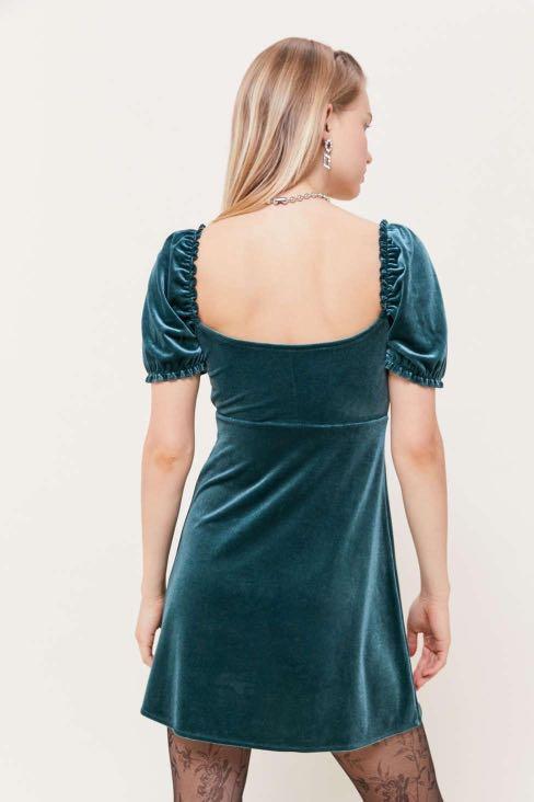 UO Cassandra Velvet Puff Sleeve Mini Dress, Women's Fashion, Dresses ... UO Cassandra Velvet Puff Sleeve Mini Dress, Women's Fashion, Dresses ...